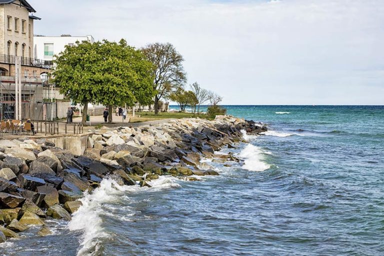 Sassnitz Strandpromenade: Flaniermeile und Treffpunkt